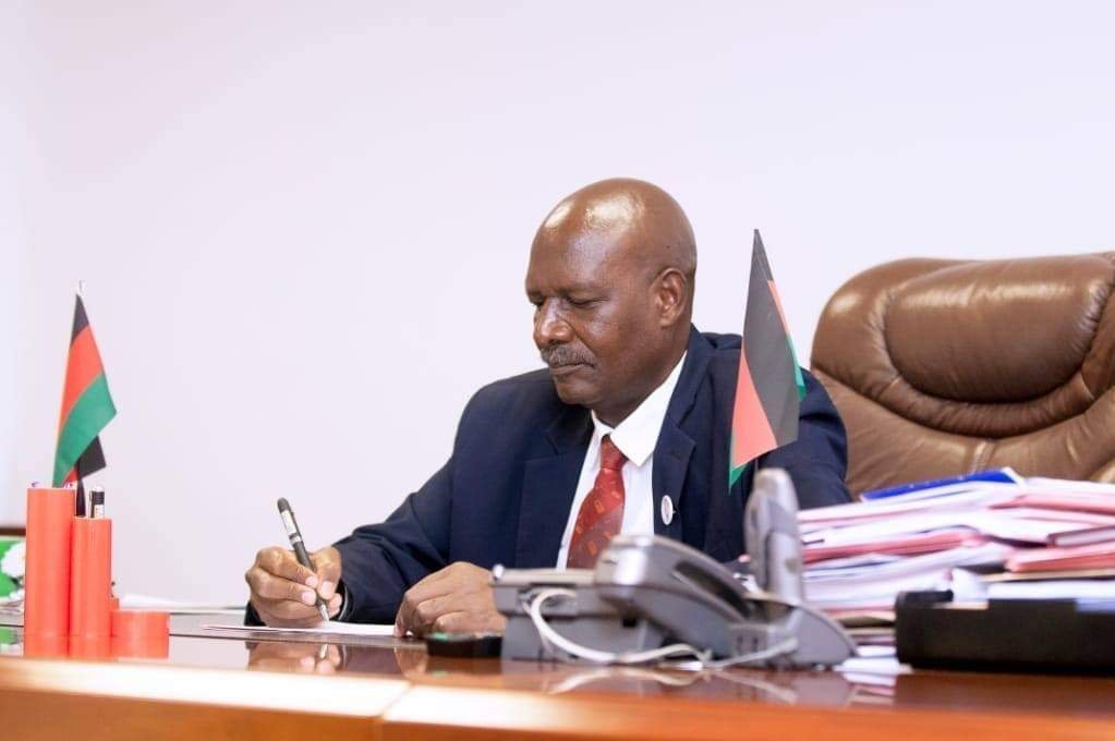 Lobin Lowe loses Cabinet post over AIP as Sam Kawale becomes new ...